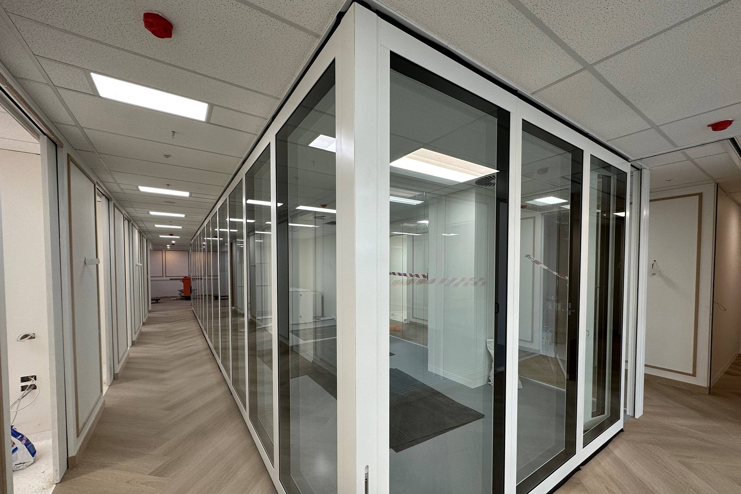 Konnect double-glazed acoustic walls provide acoustic separation and ...