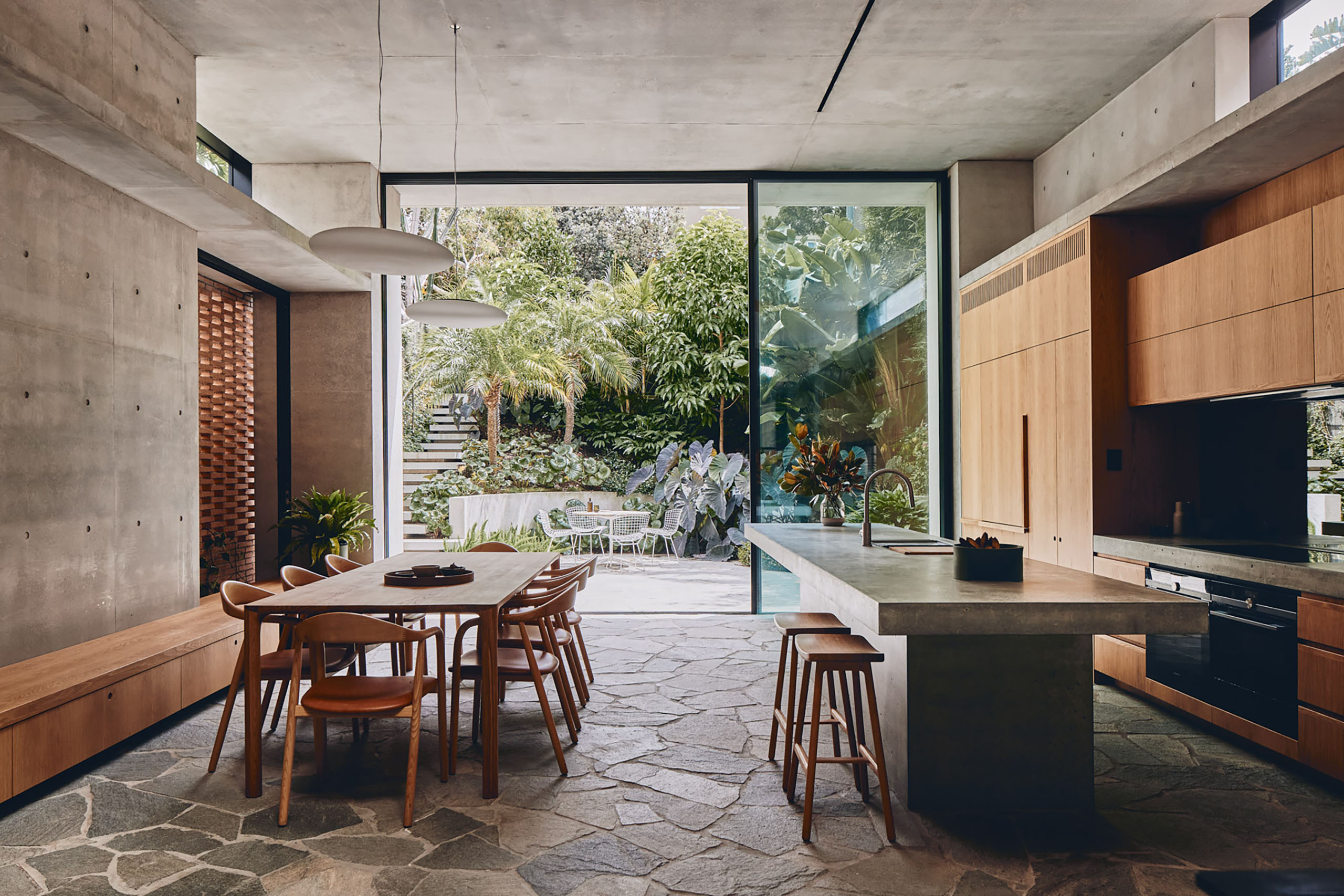 How crazy paving embraces the glorious imperfections of natural stone ...