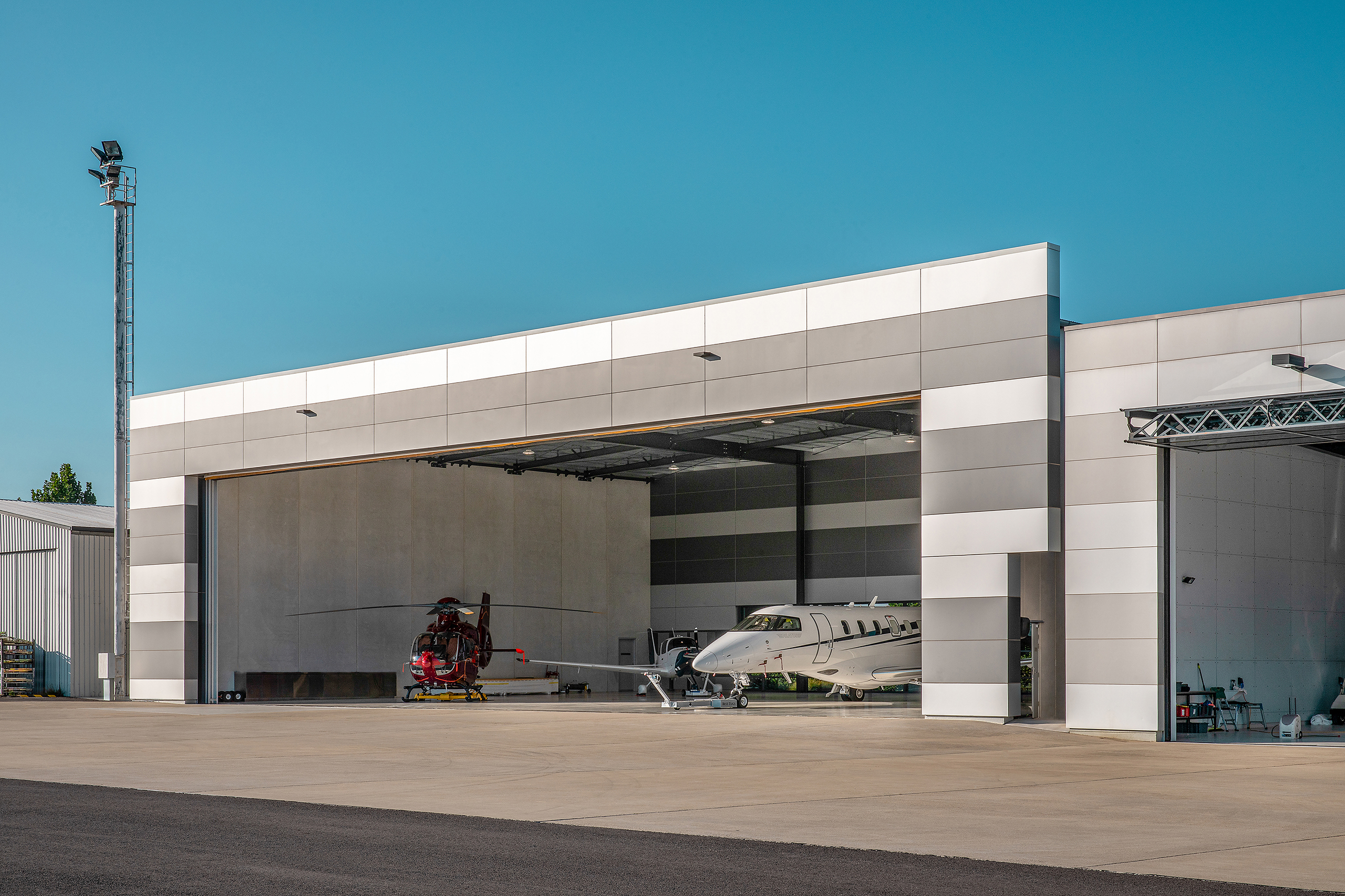 COX expands jet hangar in ACT | Architecture & Design