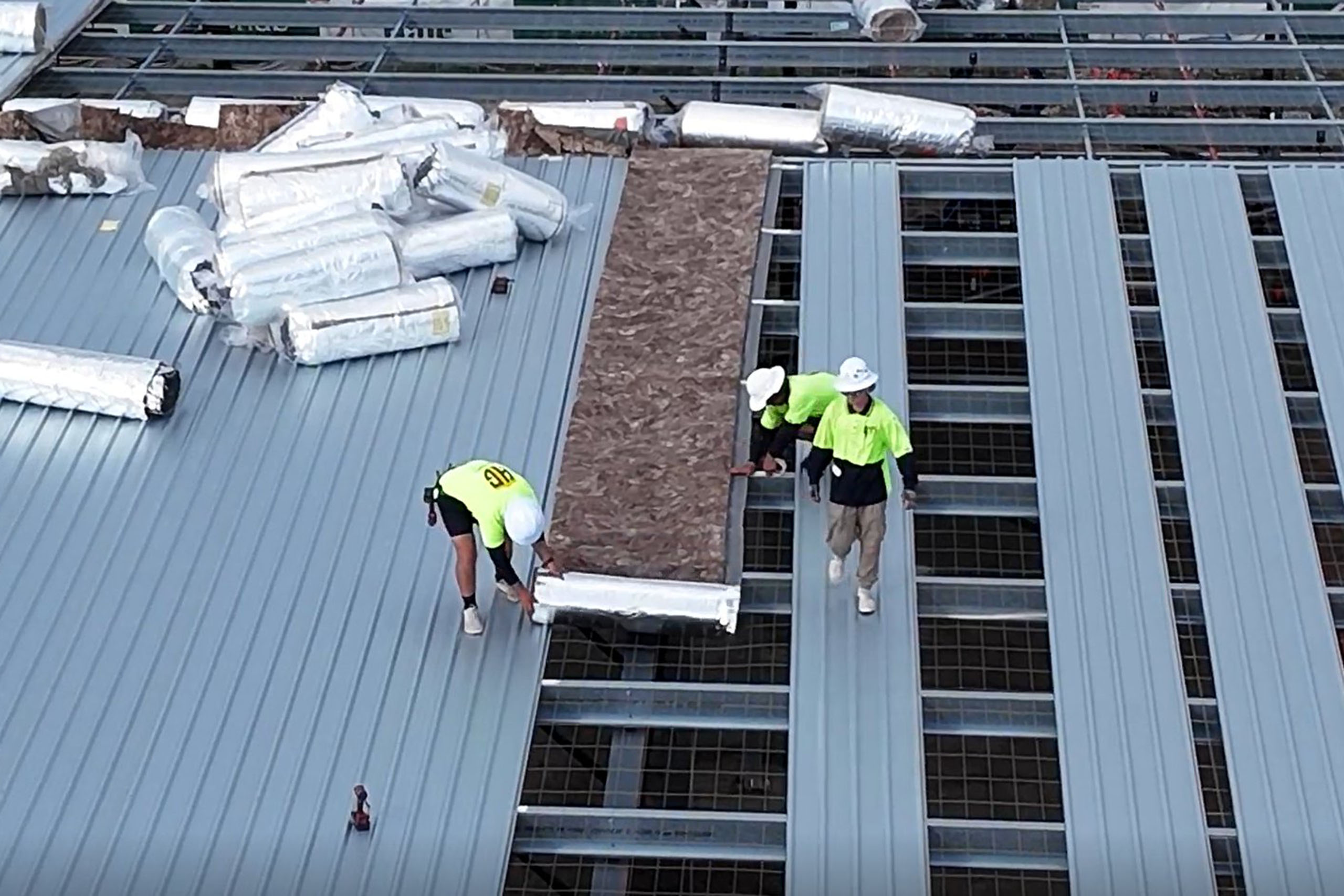 Knauf Insulation roof blanket delivers a compliant thermal and acoustic ...