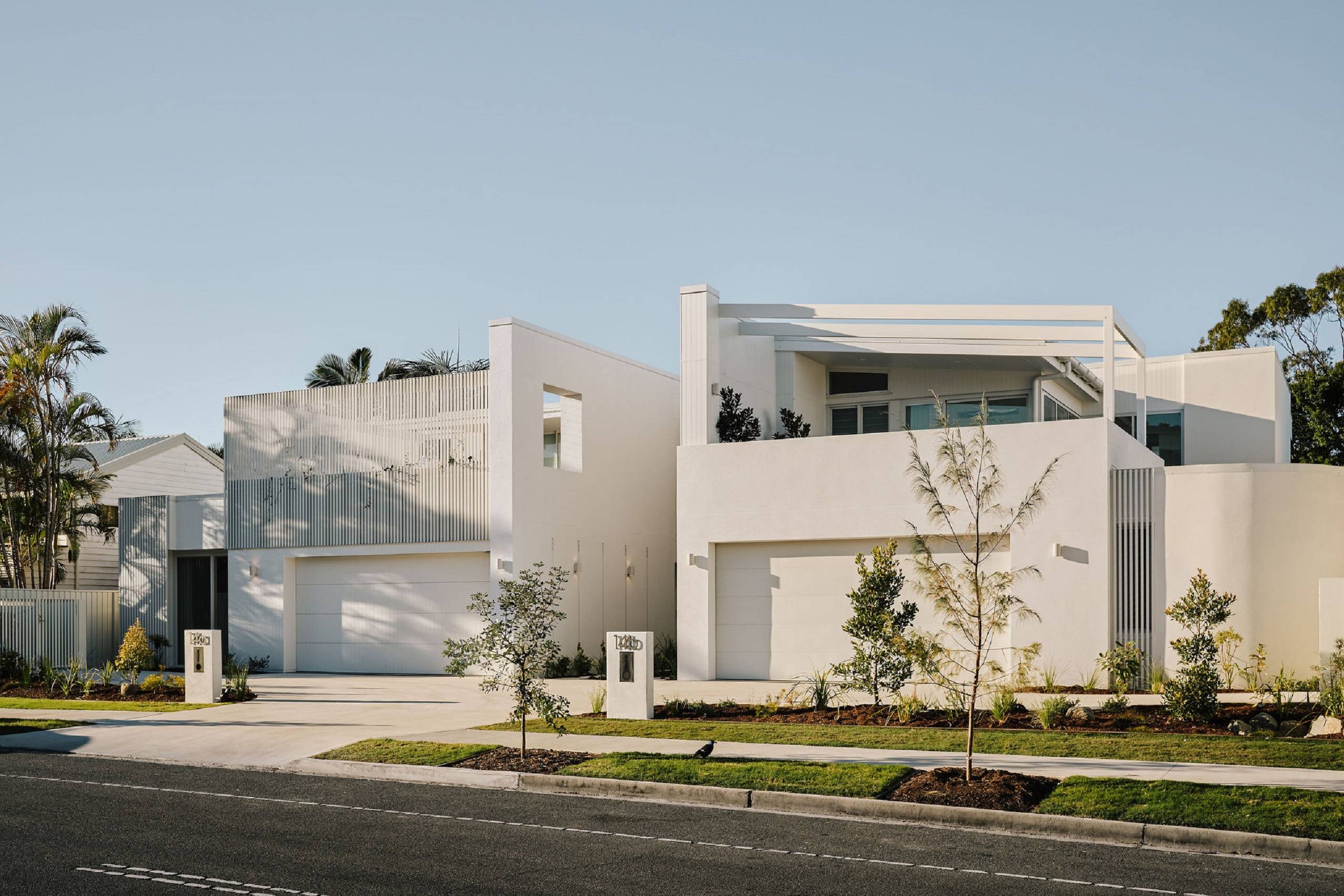 Molti unveils four luxury beach homes in Noosa Heads | Architecture ...