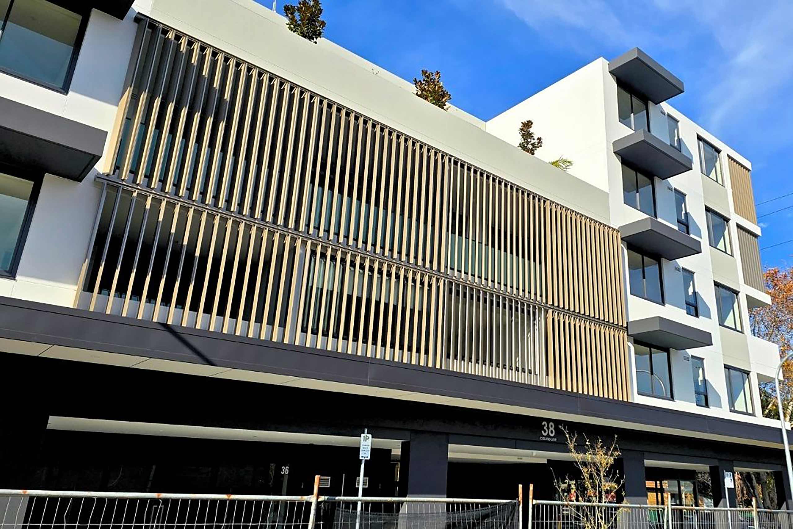 Aluminium Louvre Screens: Engineered shading solutions for modern ...