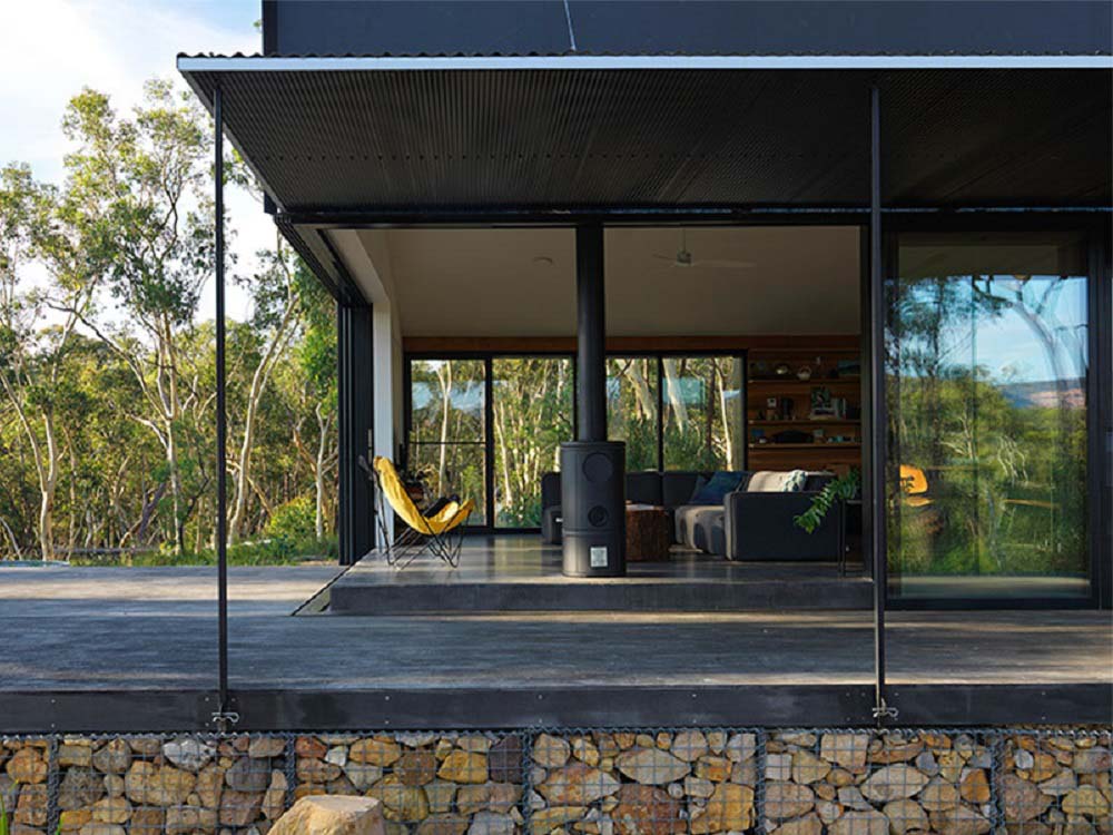 Off Grid House: Sustainable, Bushfire-Resilient Home by Anderson ...