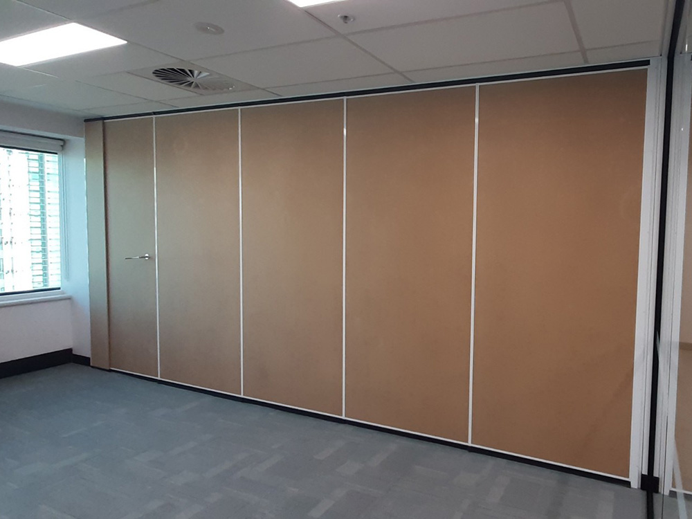 Operable walls used in Peakstone office fitout to create flexible ...