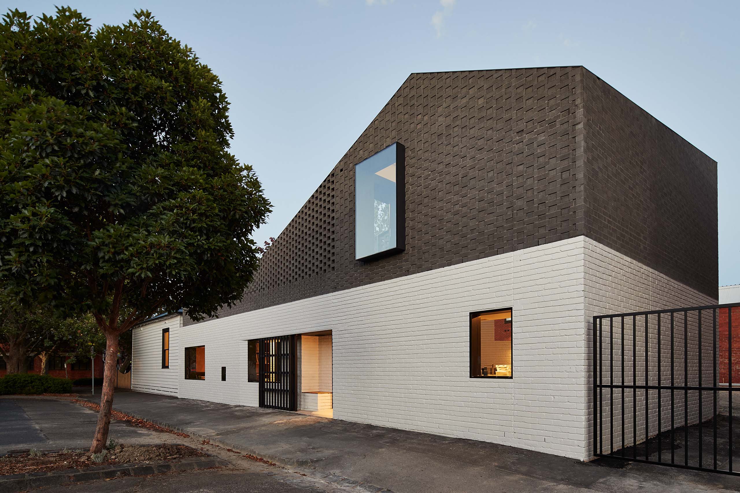 Perimeter House I Studio Bright | Architecture & Design