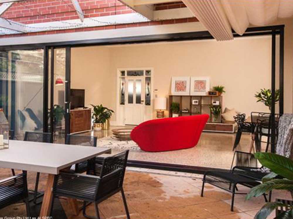 ALSPEC sliding doors deliver indoor-outdoor living experience ...