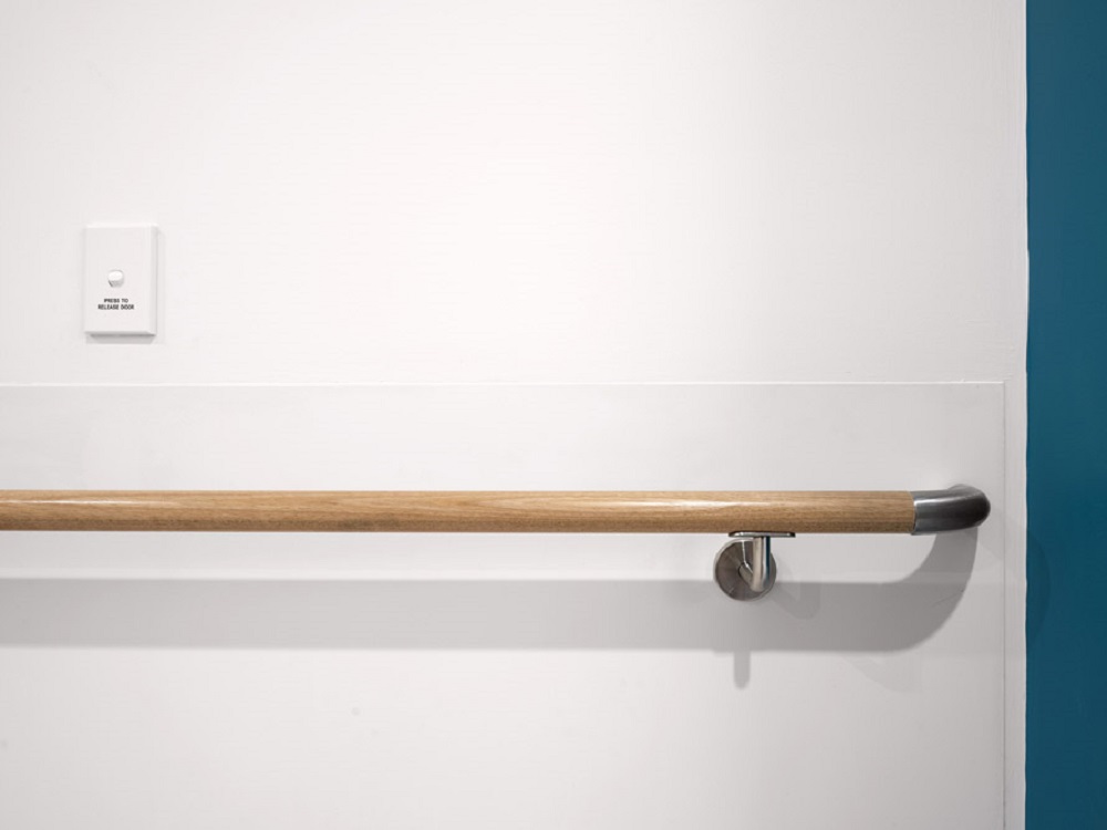 Installing Intrim Connecta rail handrail system | Architecture & Design