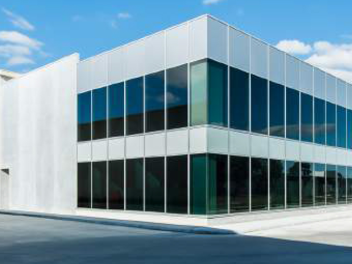 Optimising daylighting and thermal comfort with dynamic glass ...
