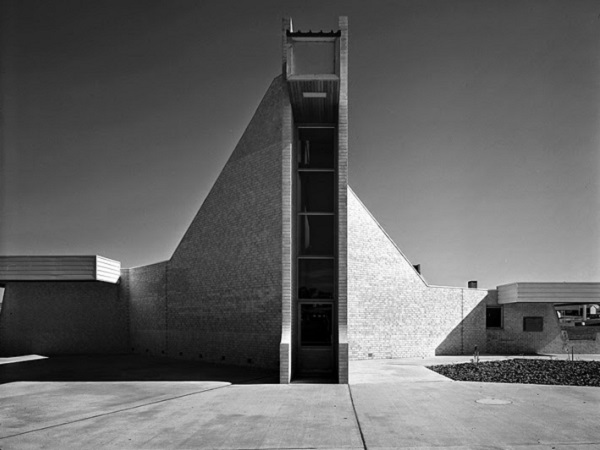 Organic Concrete Architecture