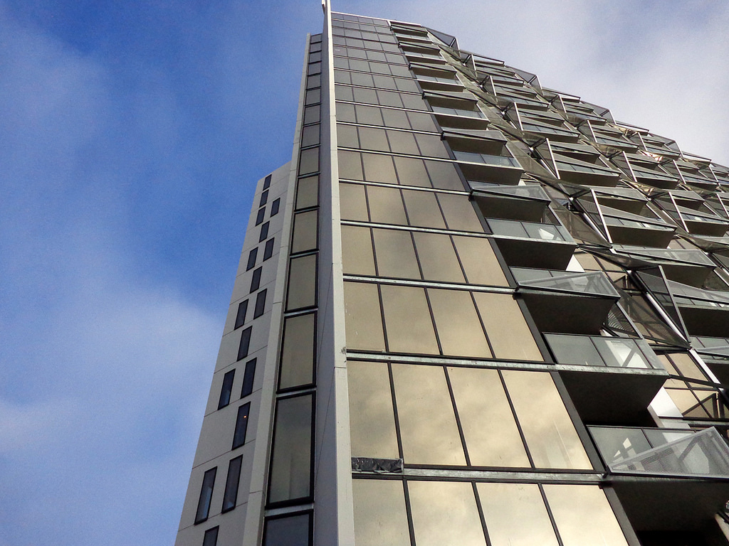 Builder escapes blame for Lacrosse tower cladding fire | Architecture ...